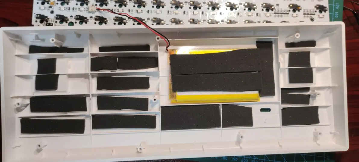 第一把客制化键盘——黑吉蛇dk84，静音宿舍系 - 哔哩哔哩