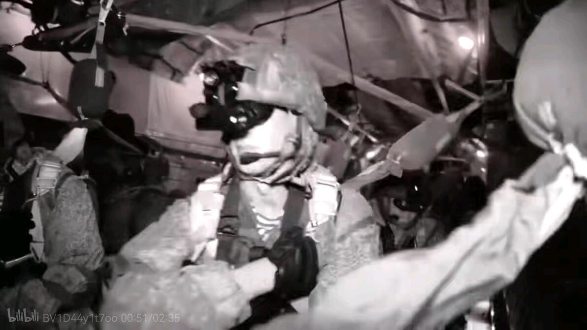 当代毛子装备的单兵夜视仪 - 哔哩哔哩