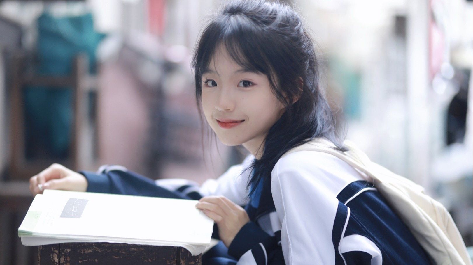 少女写真第十九期：麻吉小黄 校服女孩 哔哩哔哩