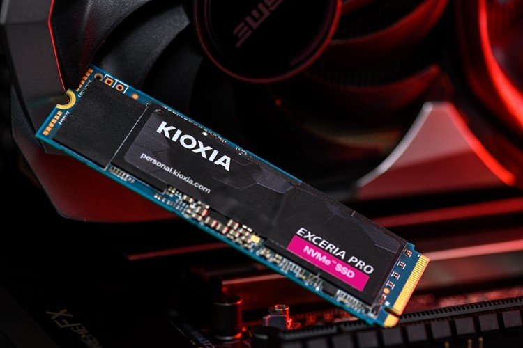 换上铠侠EXCERIA Pro SE10固态硬盘，3A游戏大作瞬间开启 - 哔哩哔哩