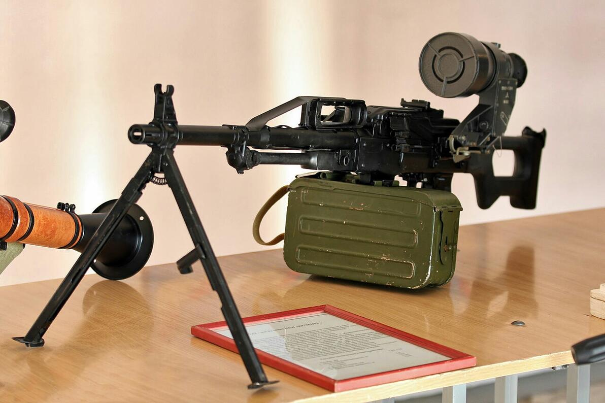 武器专栏：俄罗斯 Pecheneg“佩切涅格” PKP通用机枪（解体废物，滑稽） - 哔哩哔哩