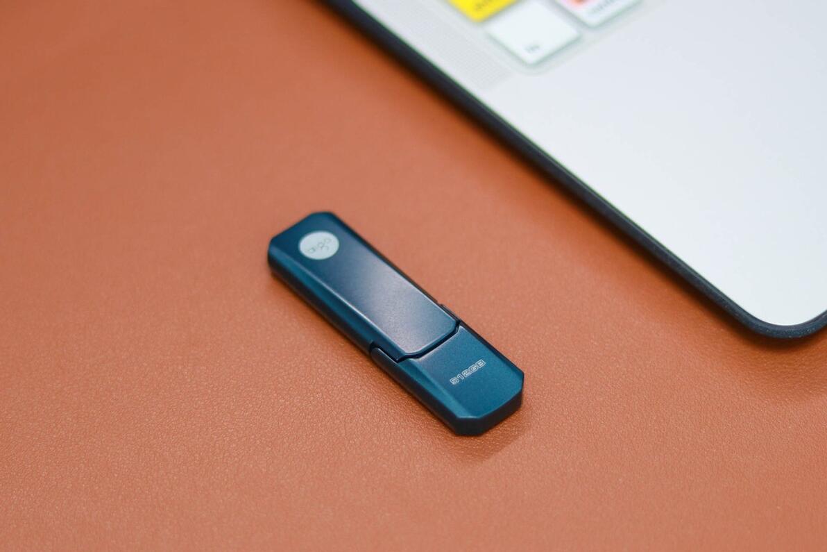 固态U盘新高度，aigo高速固态U盘U396使用感受 - 哔哩哔哩