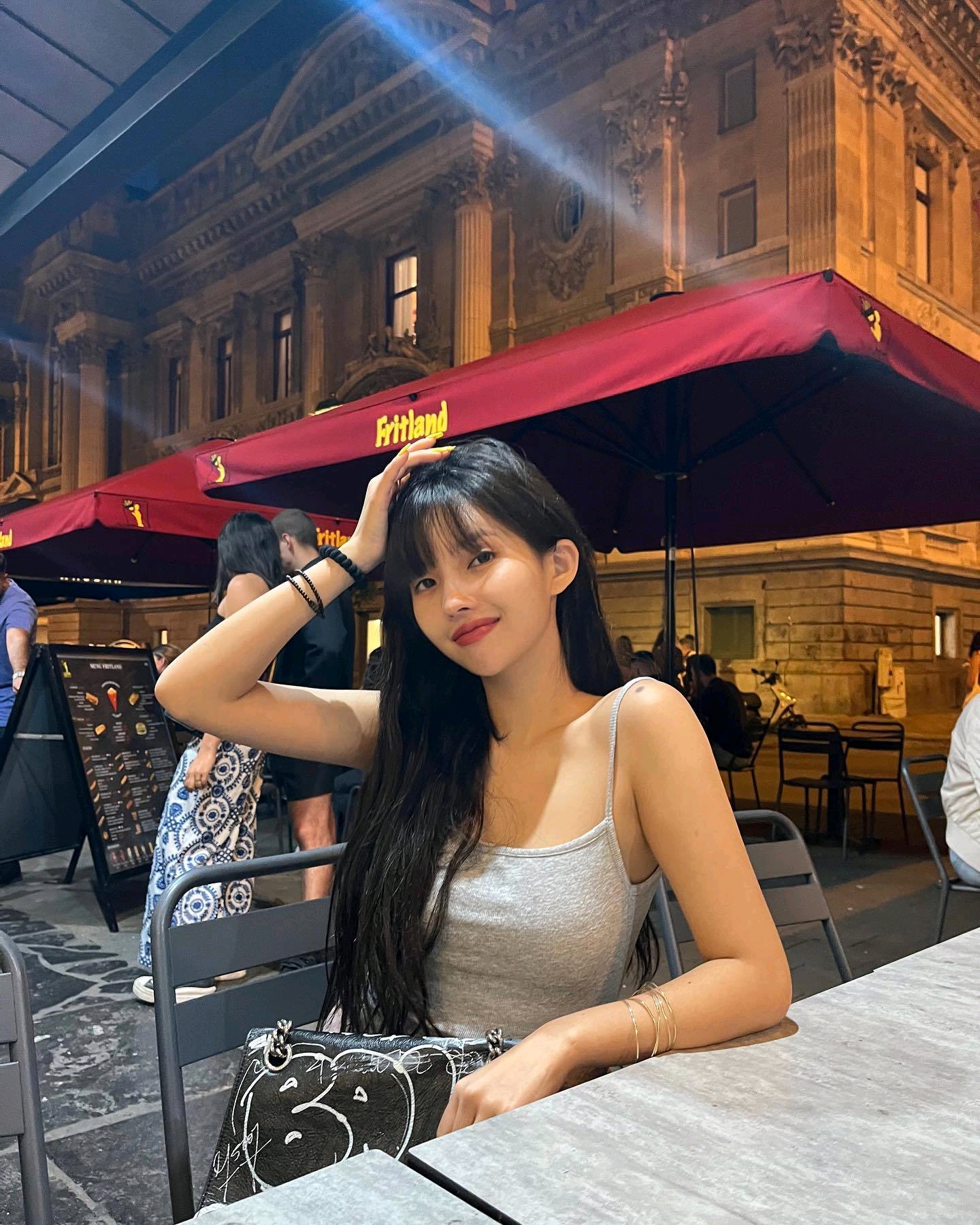 【田小娟】230917 小娟更新ins - 哔哩哔哩