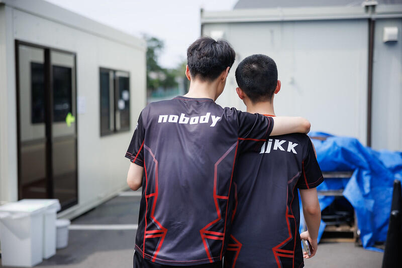 EDG.nobody：“哪怕有一天有成绩了，也不要忘记当年的自己” - 哔哩哔哩