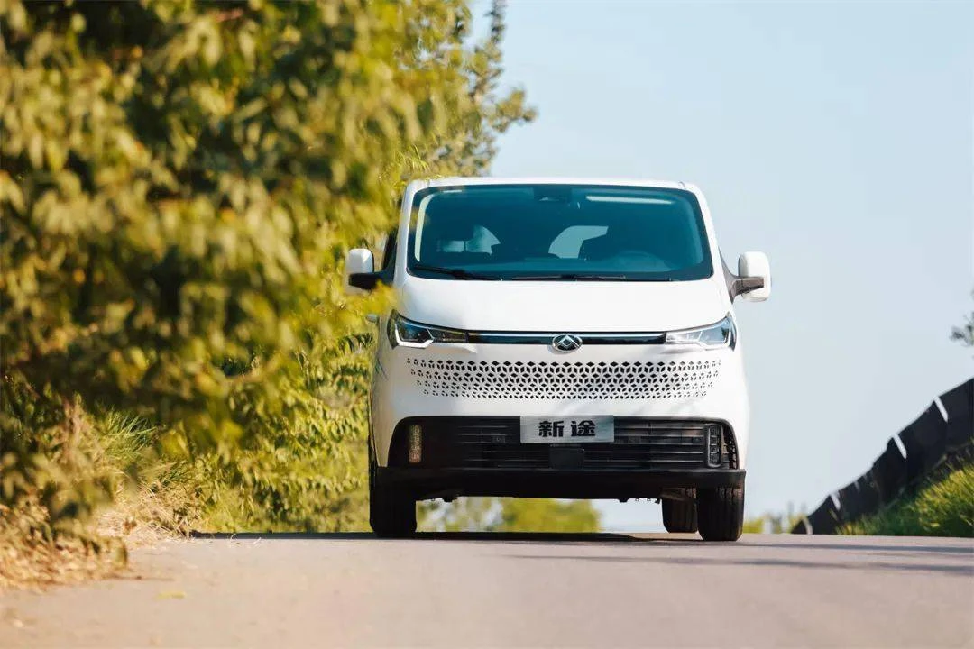 合资时代翻篇 新途V70对比全顺V362胜算在哪里？ - 哔哩哔哩