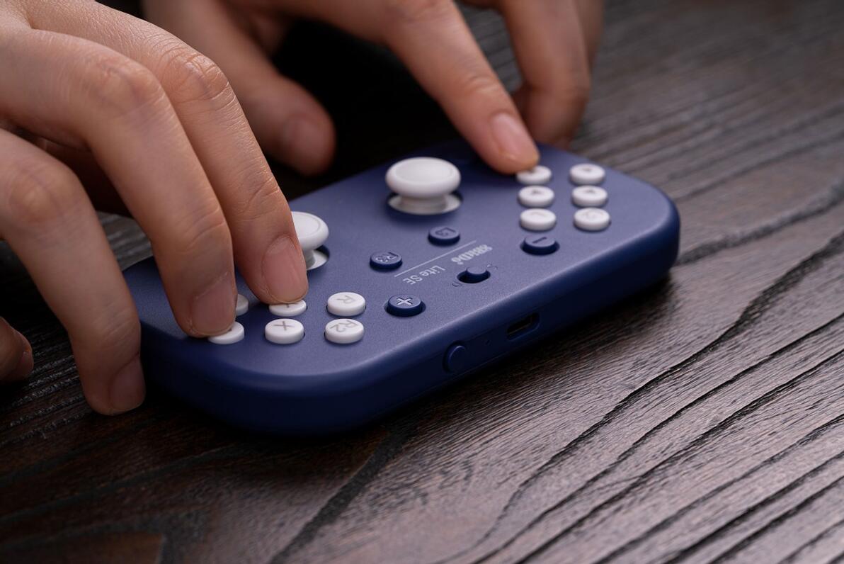因爱有你：八位堂（8BitDo）发布Lite SE、Lite 2新品 - 哔哩哔哩