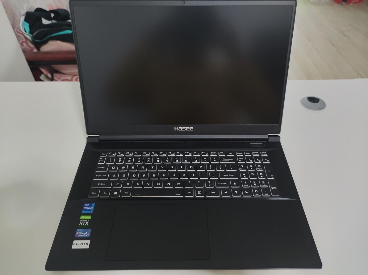 【使用体验】神舟战神G8-DA7NP，17.3寸/2615克下的有得必有失。 - 哔哩哔哩