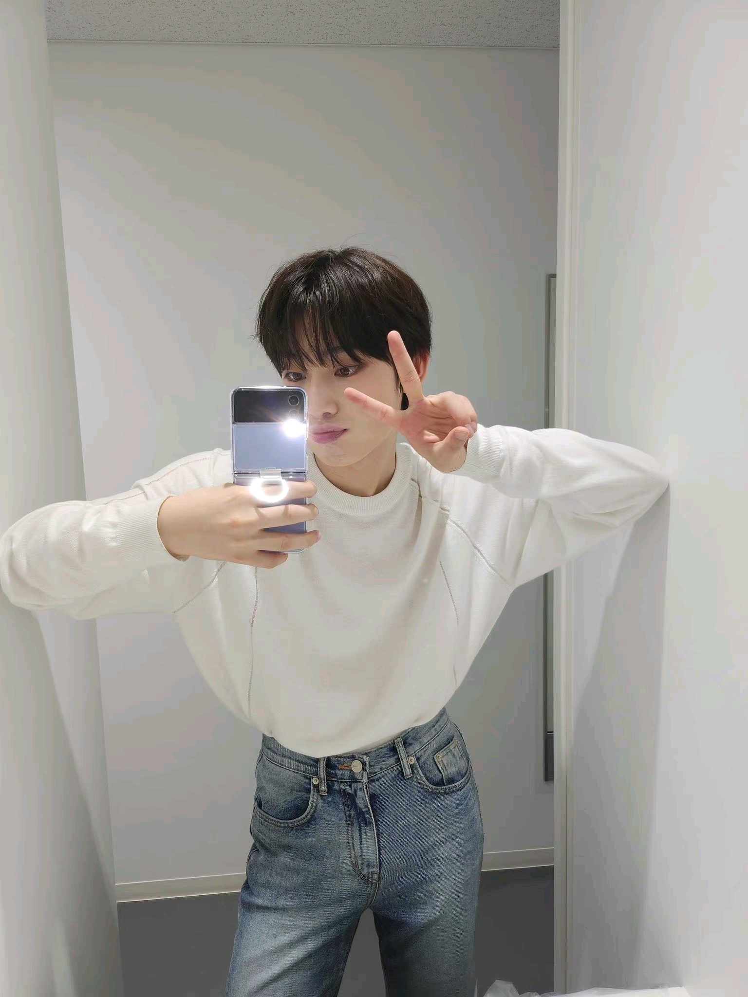220905 Weverse（今日成员：善禹） - 哔哩哔哩