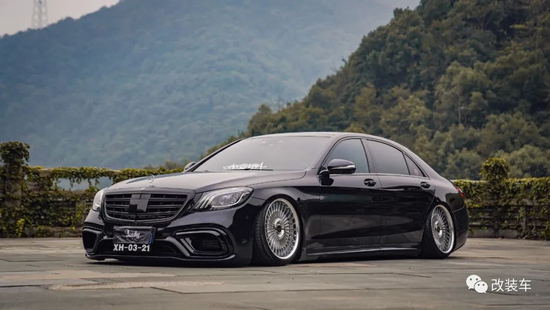 大佬范直接拉满的奔驰W222，5套轮毂有5种不同的感觉 - 哔哩哔哩
