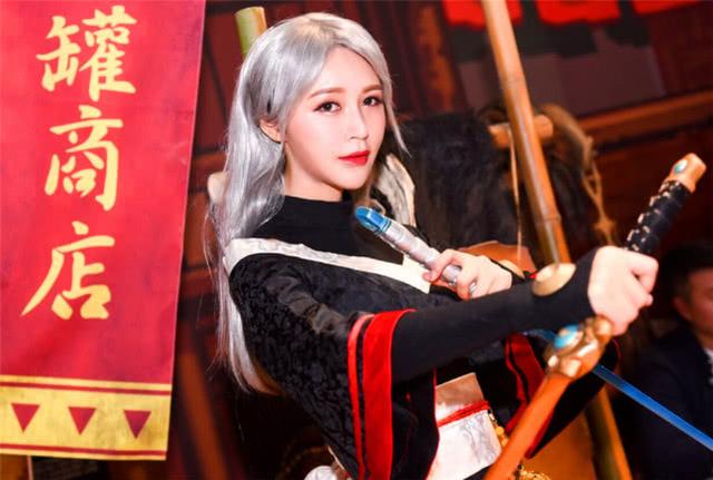 CJ：DNF展台coser很美？看蛮兔的奶妈 那才叫真的好看 - 哔哩哔哩