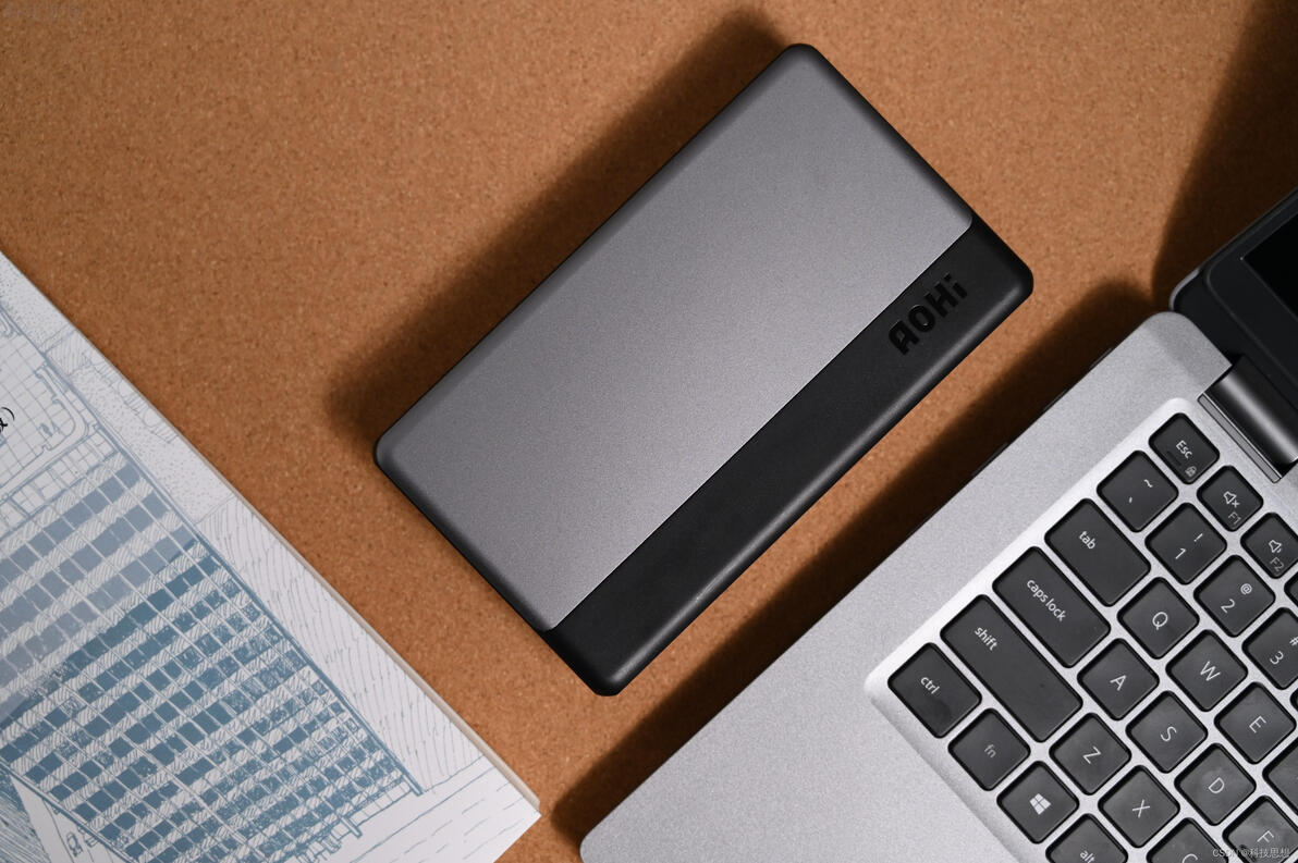 让续航不再是问题，3万mAh的100W充电宝就是答案，AOHi双口充电宝体验 - 哔哩哔哩