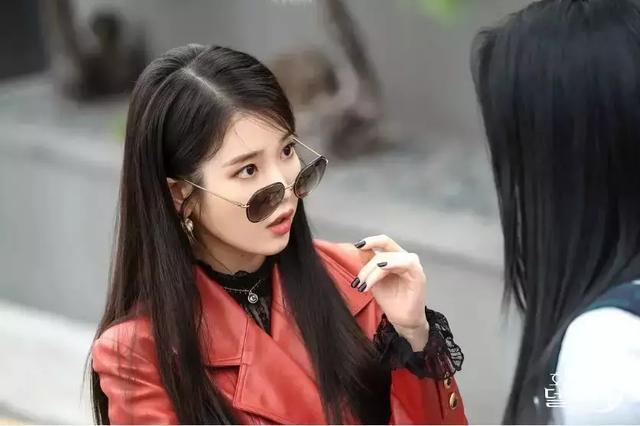 浅谈一下韩国第一女solo，IU李智恩为何这么厉害（这篇文章告诉你） - 哔哩哔哩