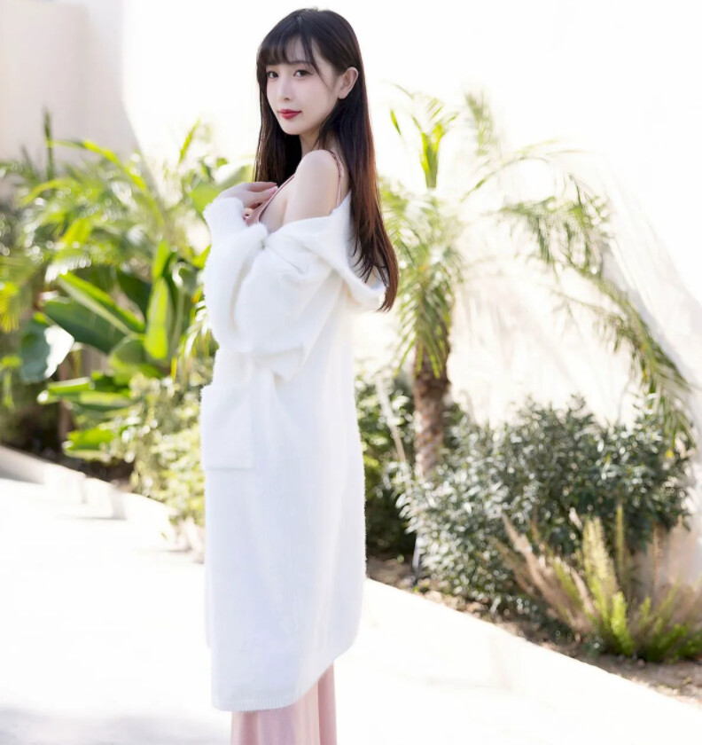 秀人网美女模特林星阑白色毛线长外套+原色丝袜写真36p图 - 哔哩哔哩