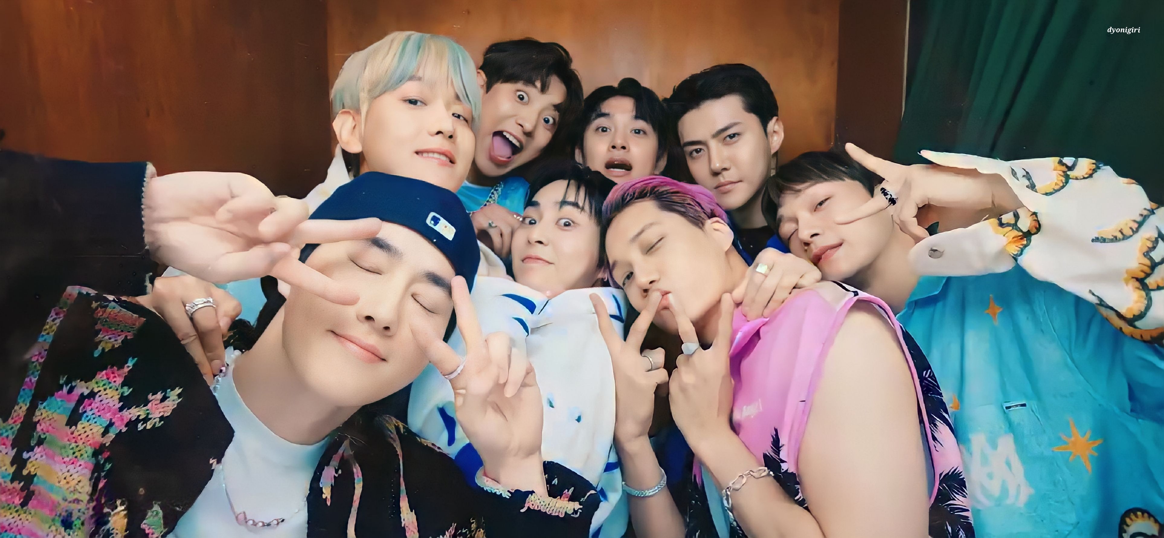 EXO《Here Me Out》在37个地区的iTunes热门歌曲排行榜上名列前茅 - 哔哩哔哩