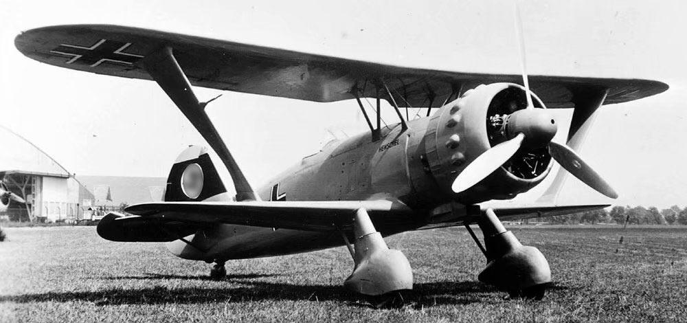 Hs.123俯冲轰炸机 德国空军中最为神奇的双翼战机 - 哔哩哔哩