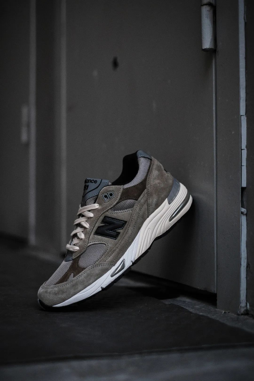 「4J」和NB联名一鞋难求，这双入手难度更大 | XKiX - 哔哩哔哩