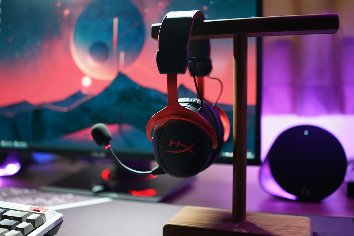 FPS党这次真的毕业了，HyperX Cloud2 Wireless体验分享 - 哔哩哔哩