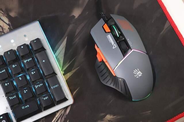 电竞良品，免驱调校师！双飞燕血手幽灵ES52Pro体验 - 哔哩哔哩