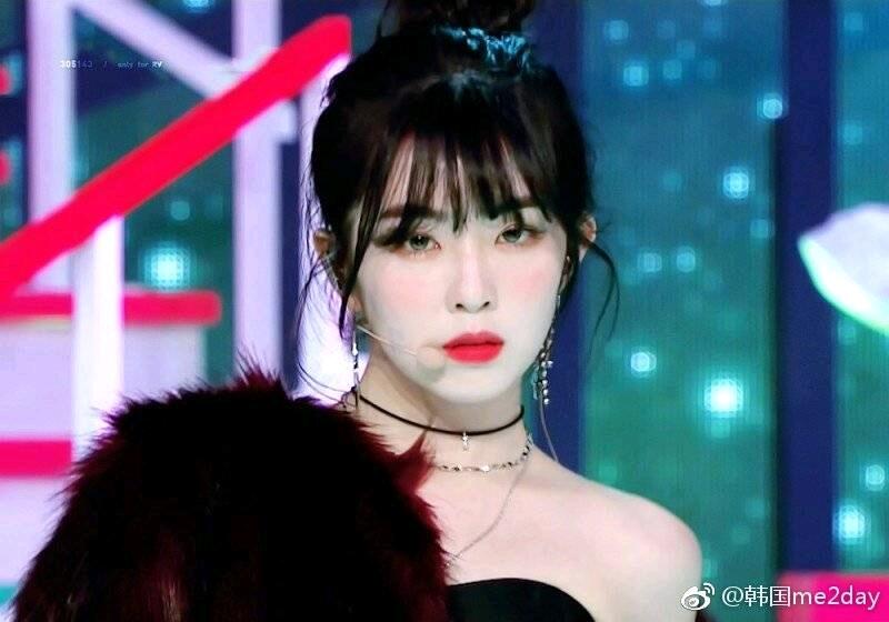 【Irene】因为Irene的超高颜值,而常常被忽略的直角肩+精致锁骨~ - 哔哩哔哩