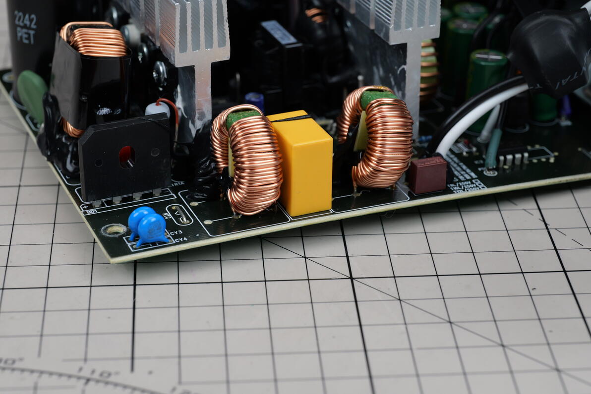 倒是还没接地府，超便宜的750W金牌全模组电源大水牛GPN850拆解评测 - 哔哩哔哩