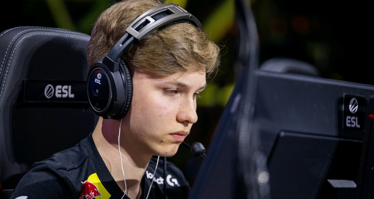 【CSGO】m0NESY不改国籍，直接获得双国籍。v1lat:没人想和Vp、Gambit比赛。 - 哔哩哔哩