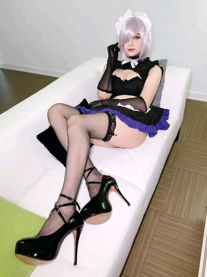 【LOL】女装大佬Sneaky官宣：暂时退役 ！粉丝：要专心女装直播？！ - 哔哩哔哩