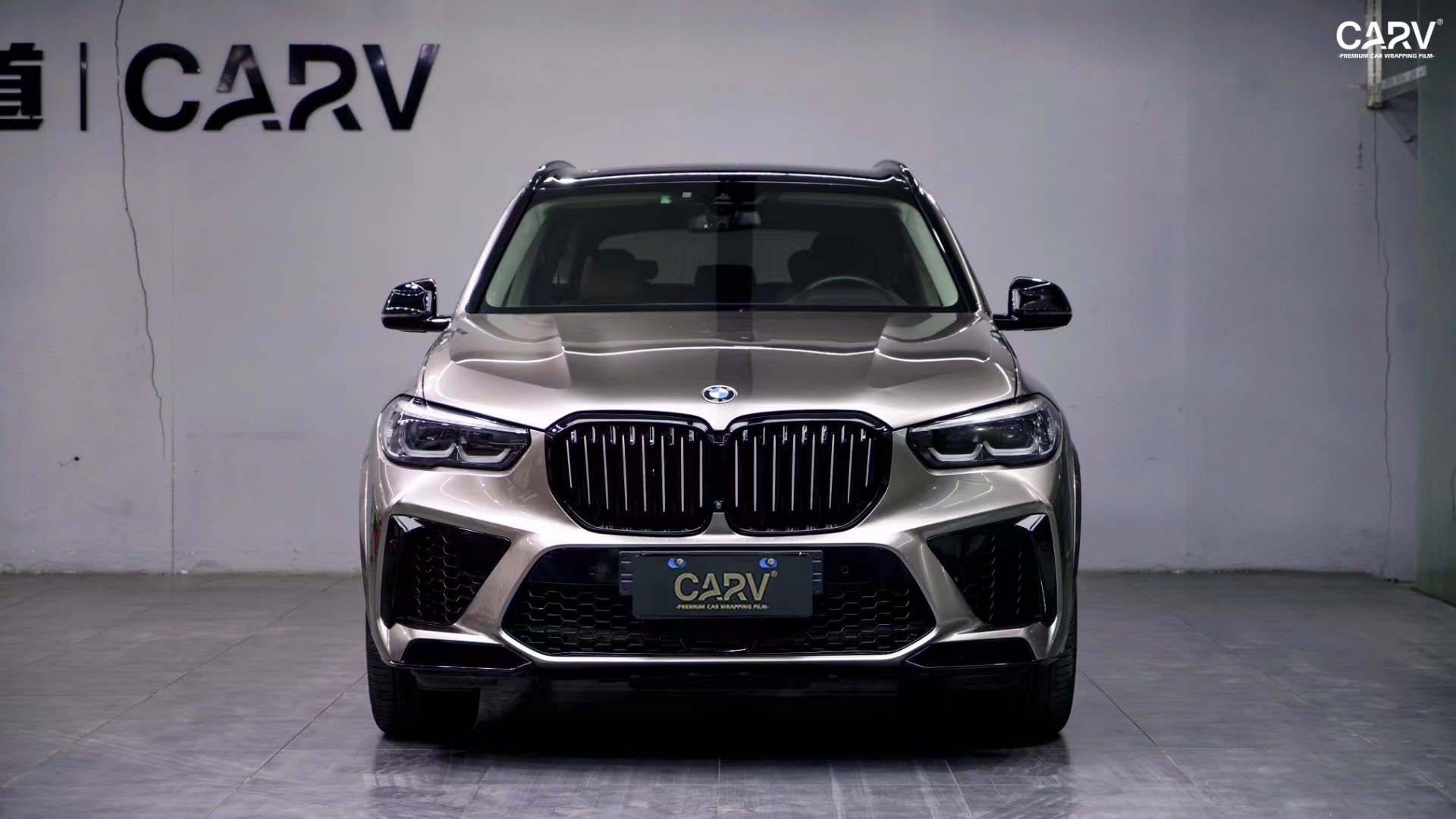 宝马X5卡孚改色膜白金液态金属银，酷到没朋友！ - 哔哩哔哩