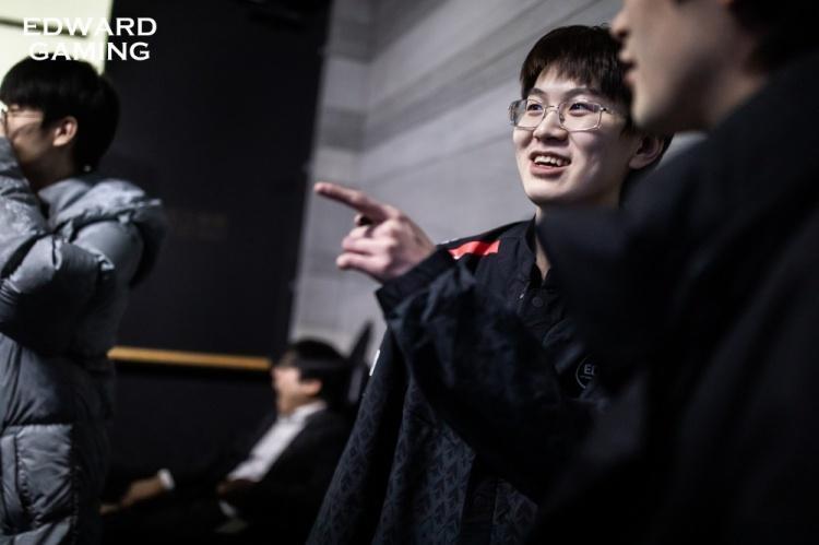 三年考察期已满！EDG官宣人员变动，junjia离队转会至PSG - 哔哩哔哩