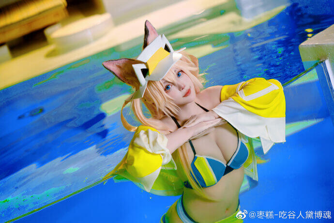 【世界弹射物语COS】白面夏毛九尾之女 稻穗泳装cos cn枣糕 - 哔哩哔哩