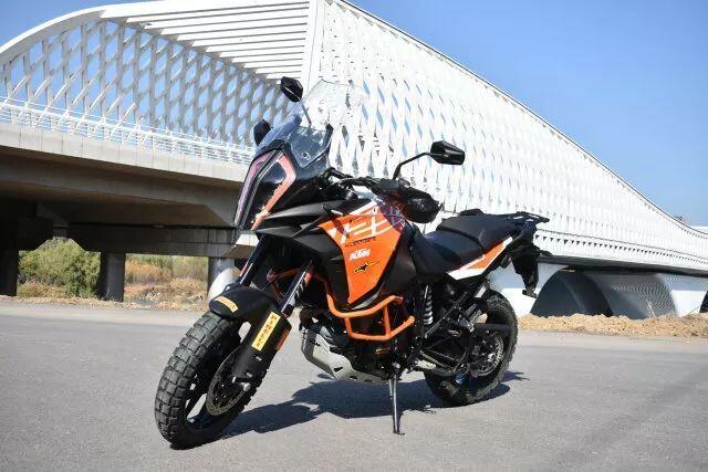 KTM 1090 &1290 ADV“对比”深度测评 - 哔哩哔哩