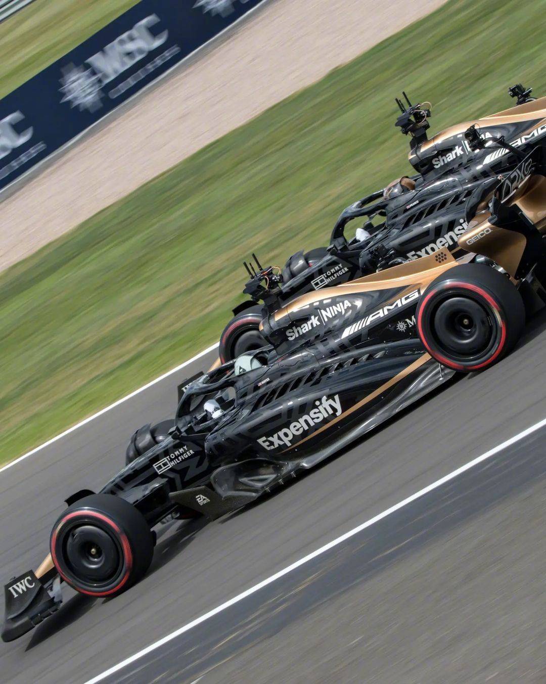 F1电影《APEX》APXGP车队 - 哔哩哔哩