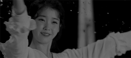 【李知恩|IU】超美动态图 |60张|U宝 - 哔哩哔哩