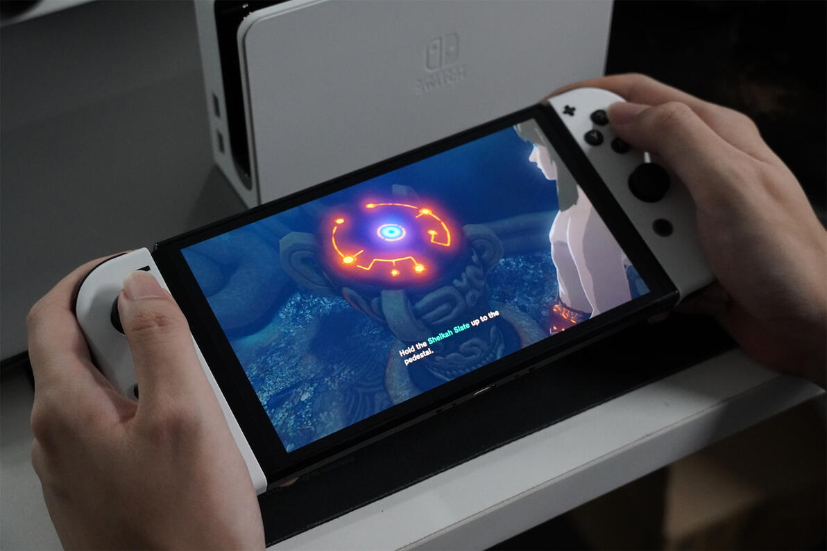 Switch OLED首发上手体验报告：全面改良、并未强化 - 哔哩哔哩