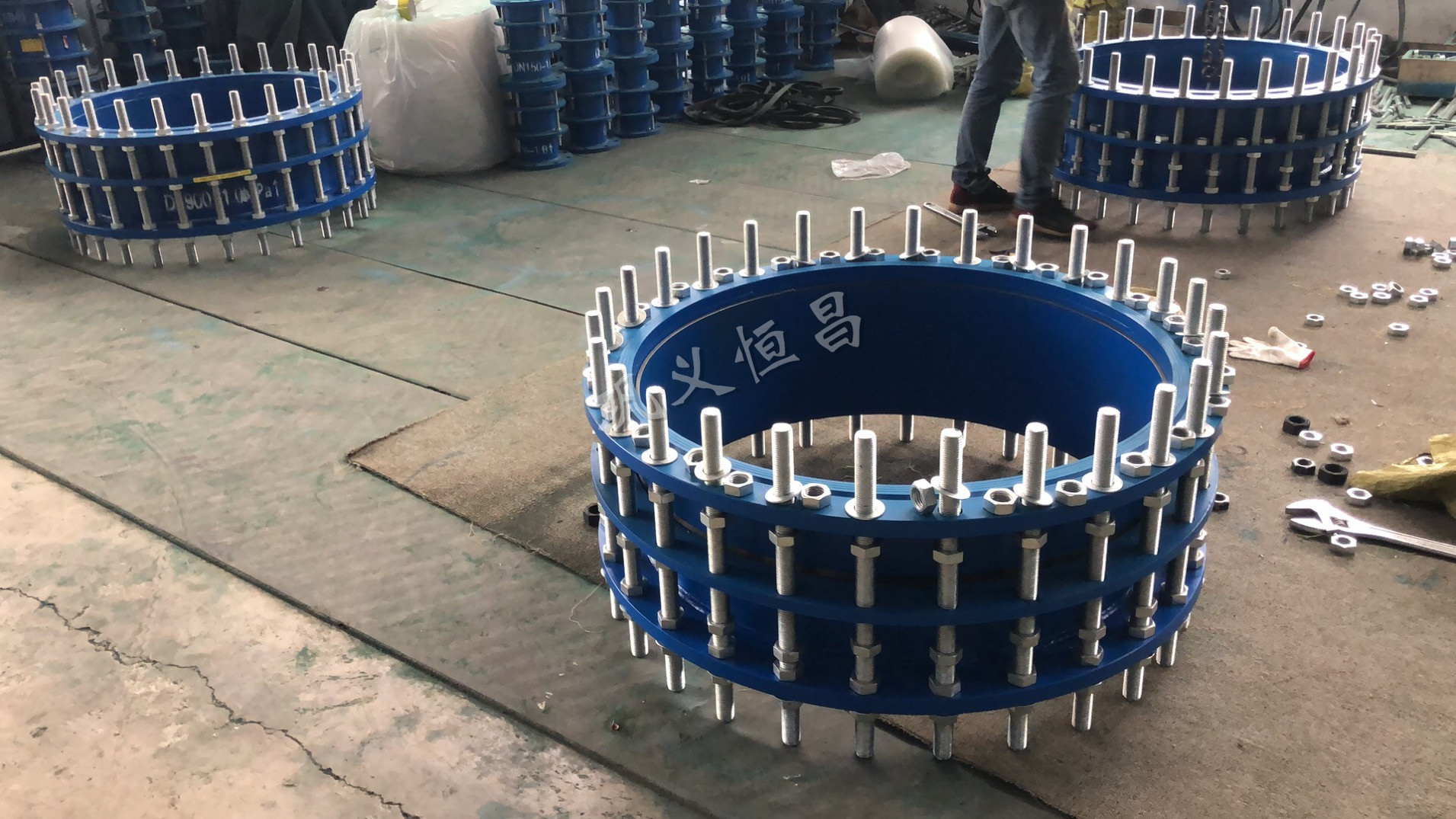 DN400伸缩接头的定位方式 - 哔哩哔哩