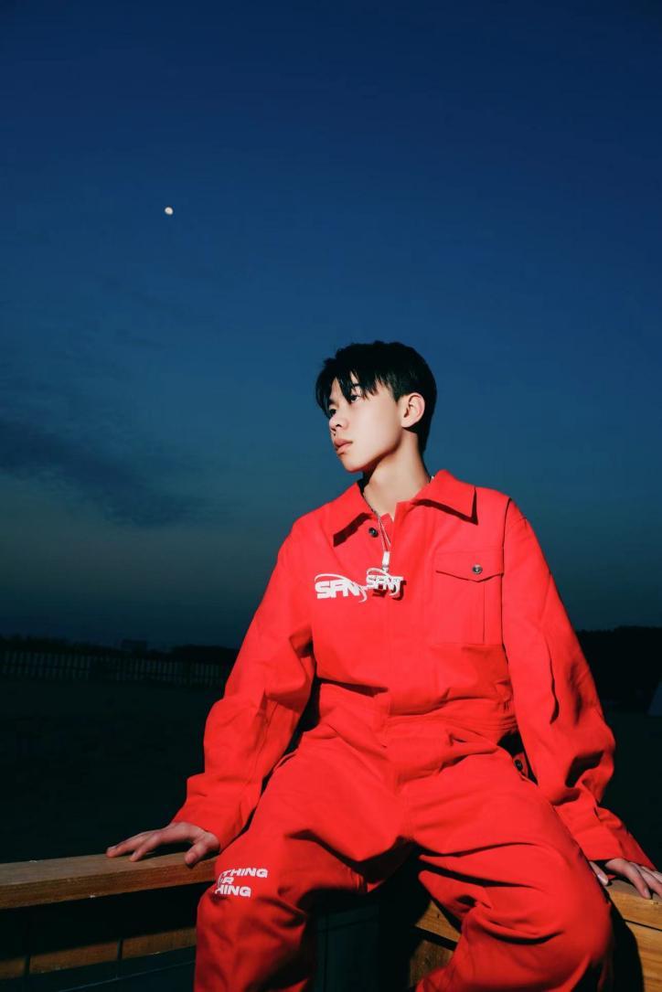 TizzyT厂牌官宣｜SFNT新人首次合体亮相 - 哔哩哔哩