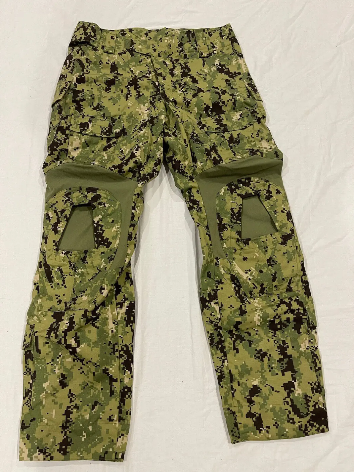 塔科夫BOSS原品考之Knight-服装篇 - 哔哩哔哩