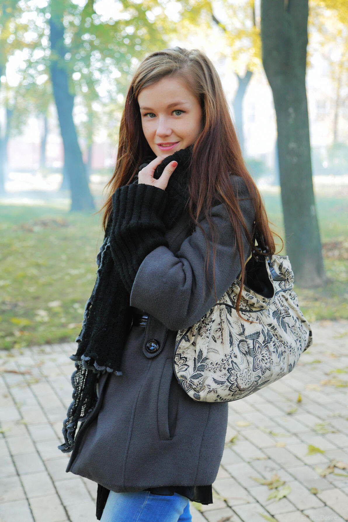 Emily Bloom 简介 - 哔哩哔哩