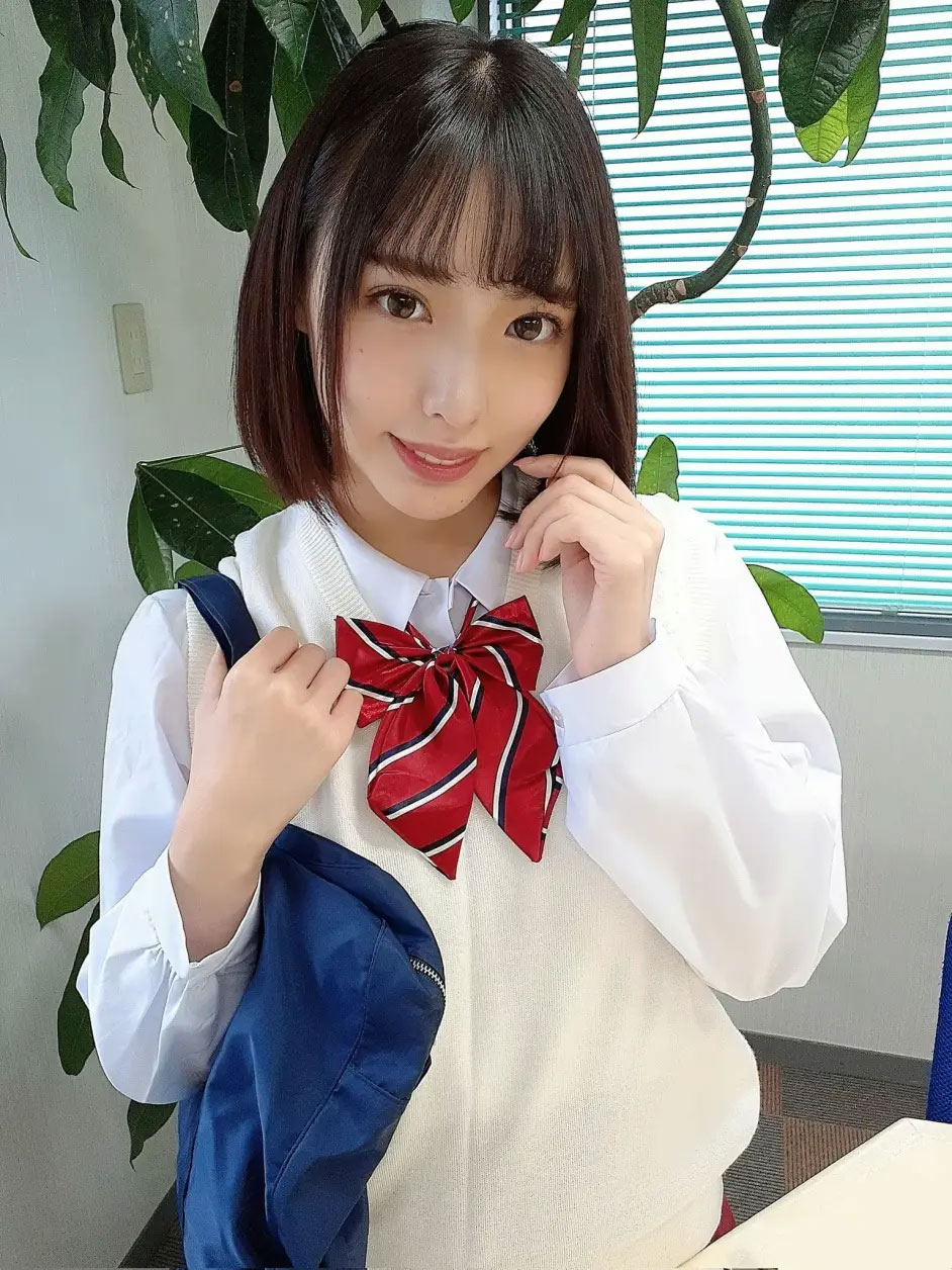 年轻版山岸逢花-白桃はな（白桃花、Shirato Hana）个人资料简及作品写真图片 - 哔哩哔哩