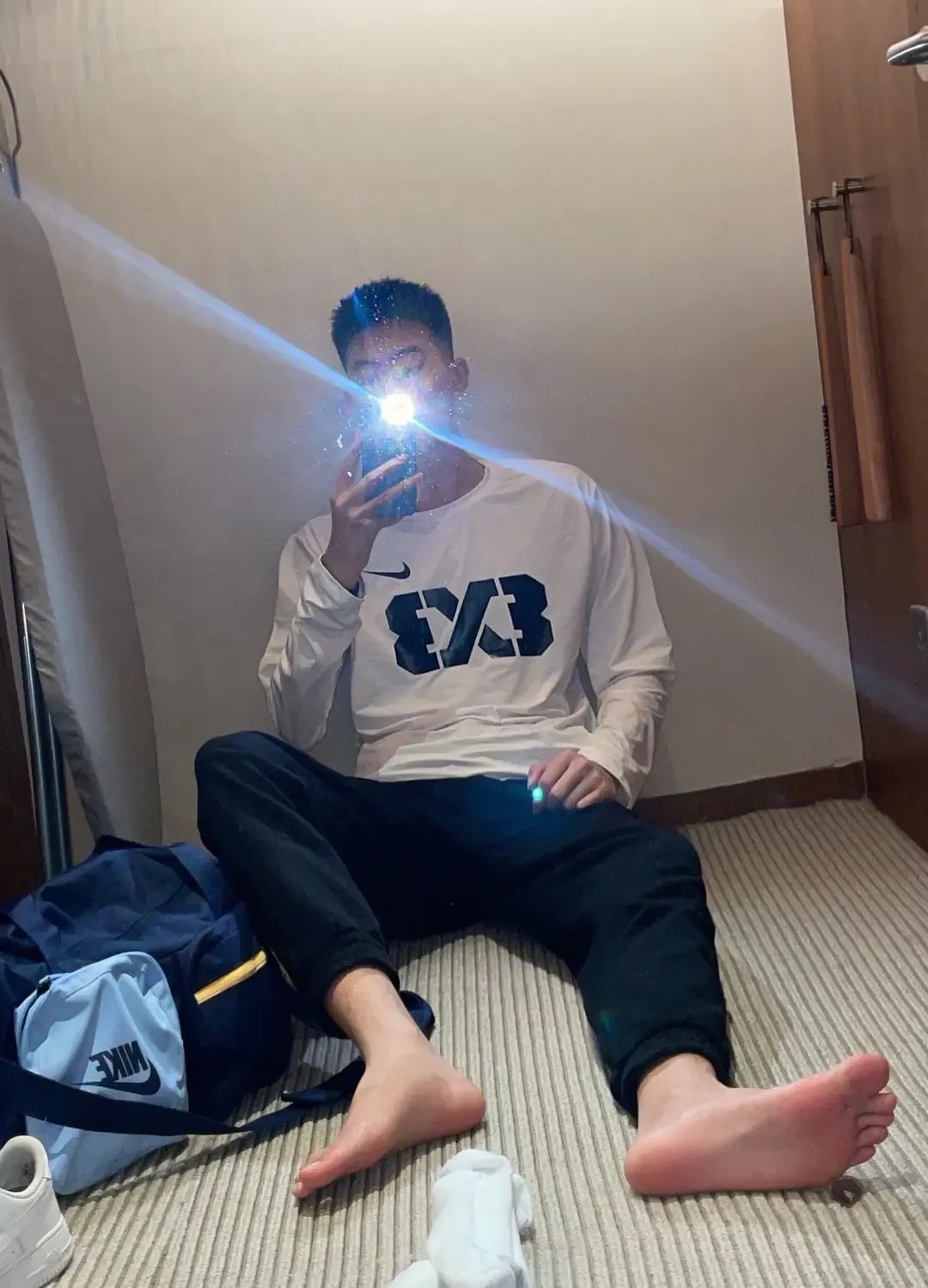 清爽利落运动型帅哥,校草级篮球体育生身材太棒了! 哔哩哔哩
