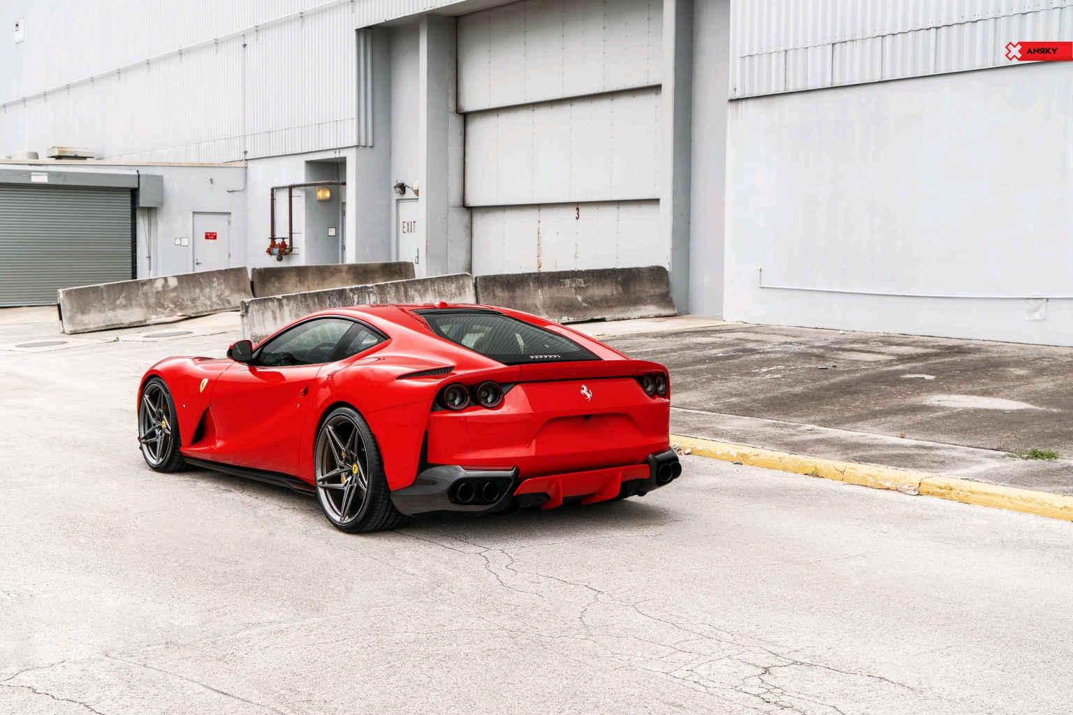 法拉利 812 Superfast - 哔哩哔哩