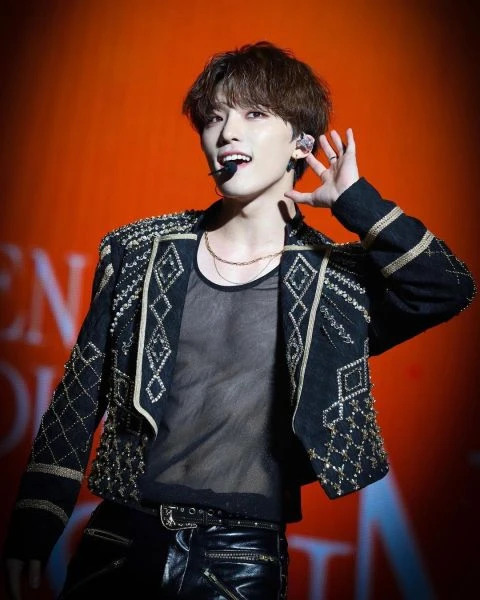 【SEVENTEEN】Dino释出solo预告概念照，11月27日发行首张个人Mixtape混音带《Wait》 - 哔哩哔哩