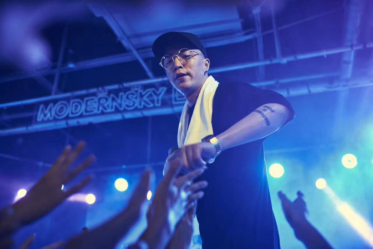 【Made In China】Jony j 一个来自福建的嘻哈诗人! - 哔哩哔哩