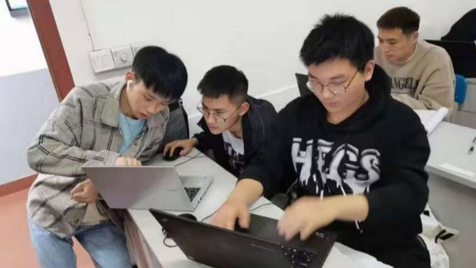 昆明北大青鸟计算机学校java培训环环相扣 周全教学服务让我受益匪浅 哔哩哔哩