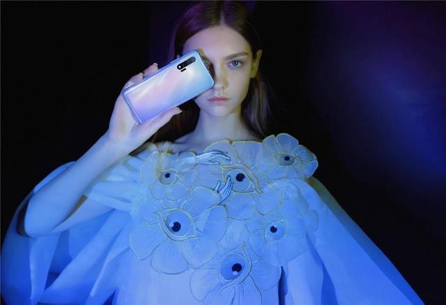 105°前置广角双摄 5G双模 四维幻境光效 华为nova6这波稳了 - 哔哩哔哩