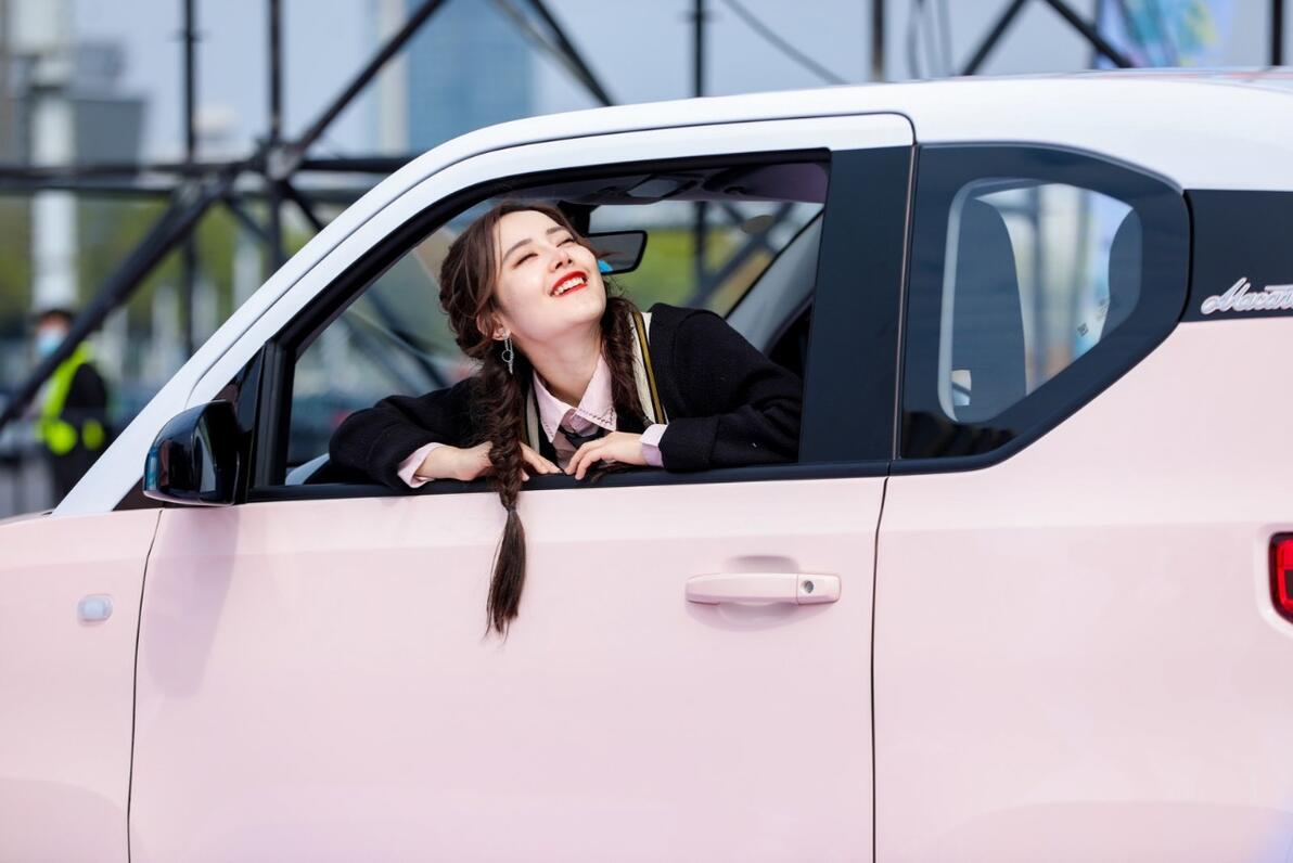 自动挡2-3万元的新车买哪款？建议直接五菱宏光MINIEV走起！ - 哔哩哔哩