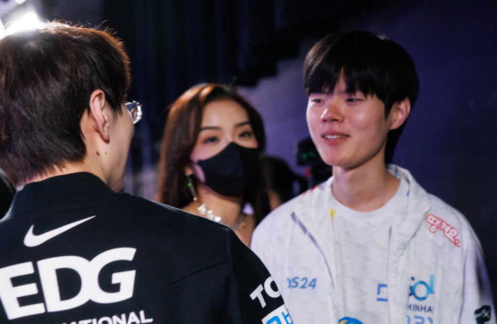 止步八强与生病有直接关系！小虎Meiko接连发声，EDG、RNG躺枪 - 哔哩哔哩