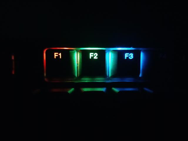 带调色盘的灯光盛宴——ikbc R410 RGB银轴机械键盘使用分享 - 哔哩哔哩