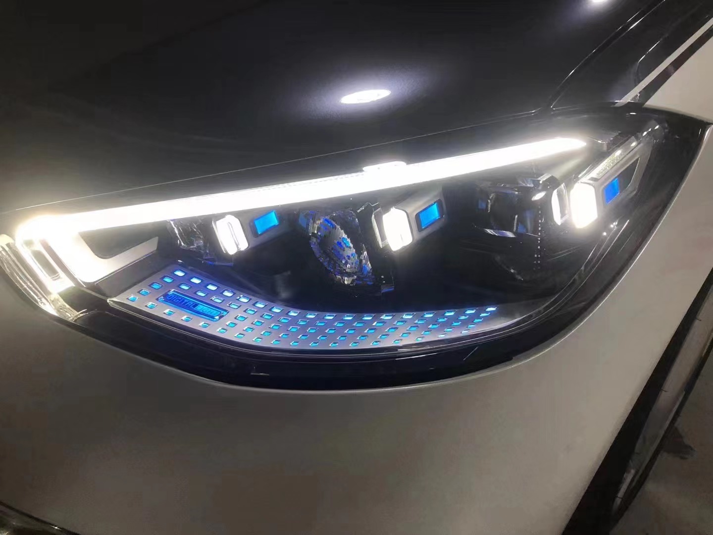 22款23款迈巴赫S480升级原厂流星雨数字大灯案例分享 - 哔哩哔哩