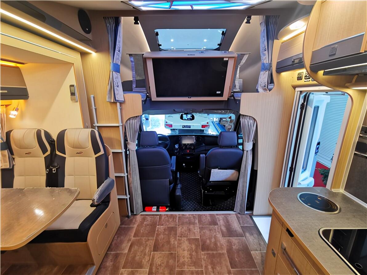 中美合资奇瑞瑞弗V820自动挡8AT双拓展房车 - 哔哩哔哩