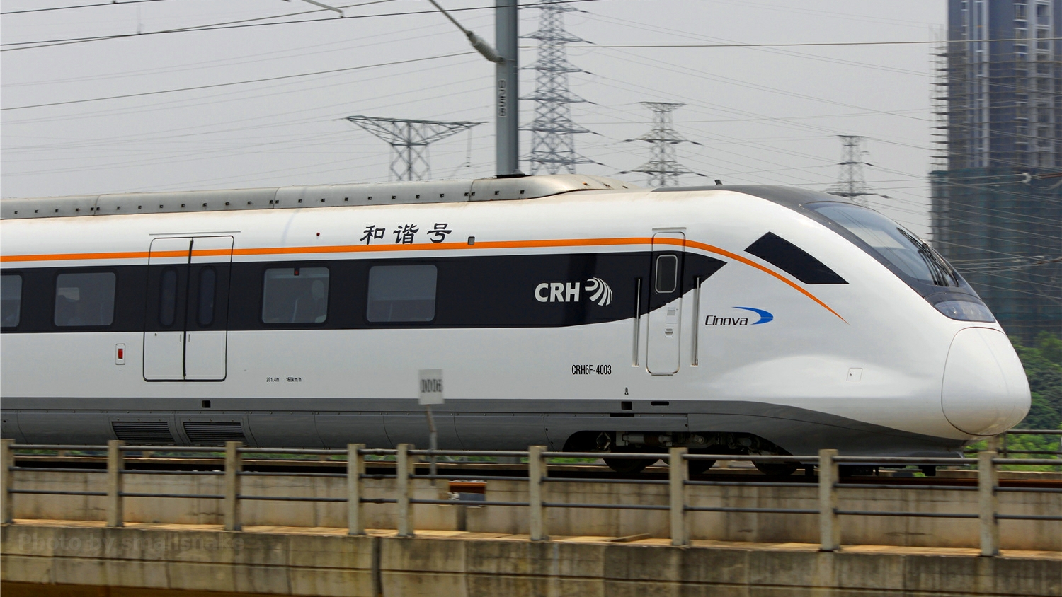 【科普向】中国铁路和谐号电力动车组介绍（五）--CRH6系列动车组 - 哔哩哔哩